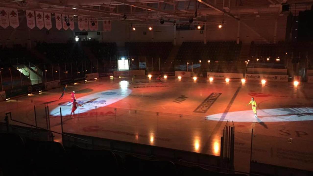 ICE ARENA WALES | Day Out With The Kids