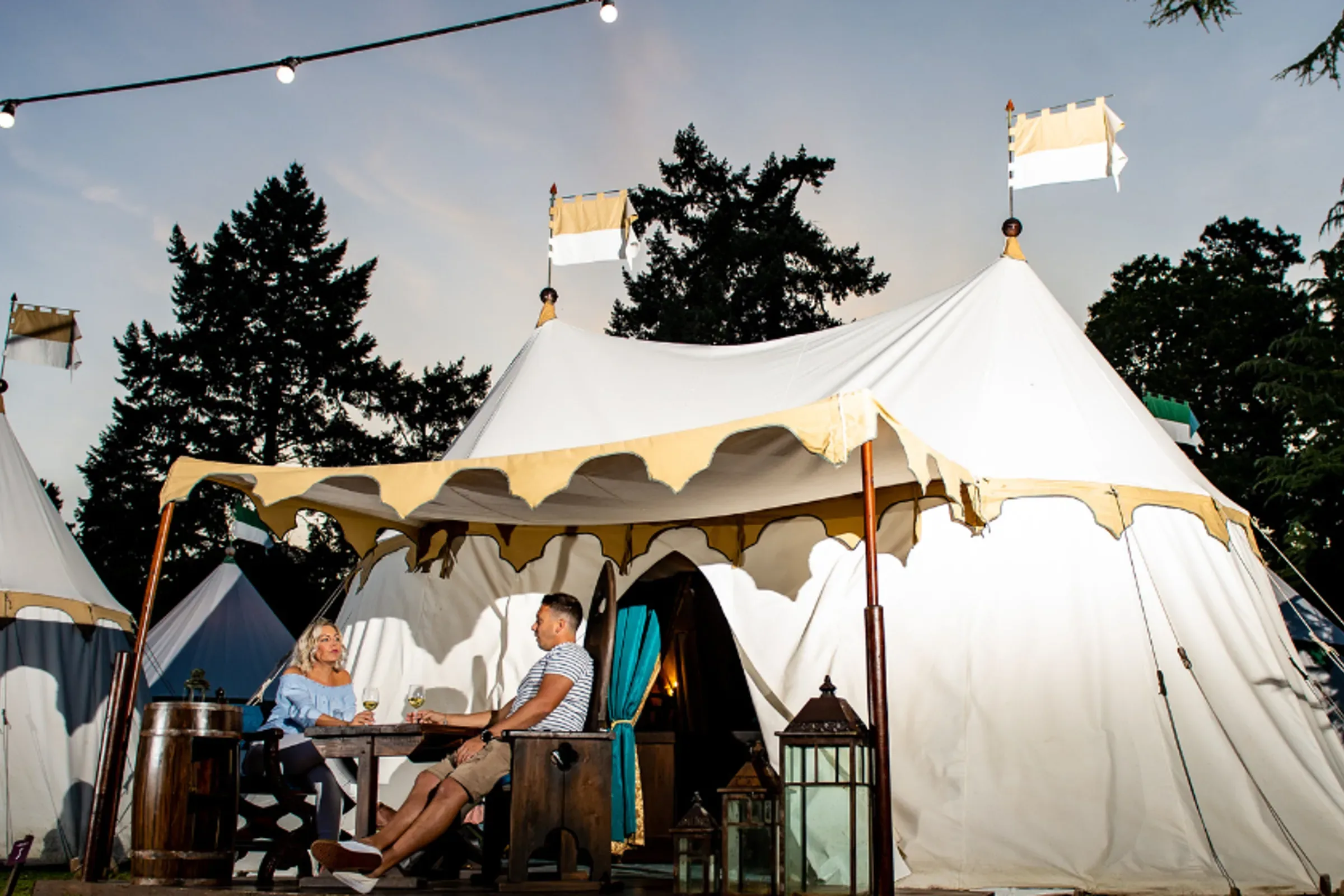 Warwick Castle Short Breaks - Medieval Hotels & Glamping | Day Out With ...